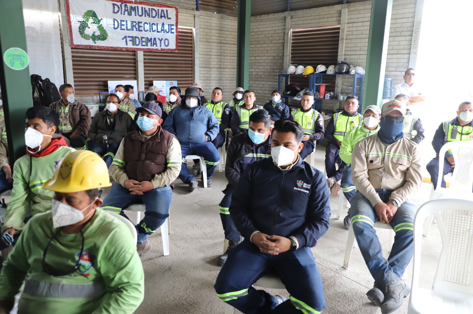 MARN imparte educación ambiental a personal de la Municipalidad de ...