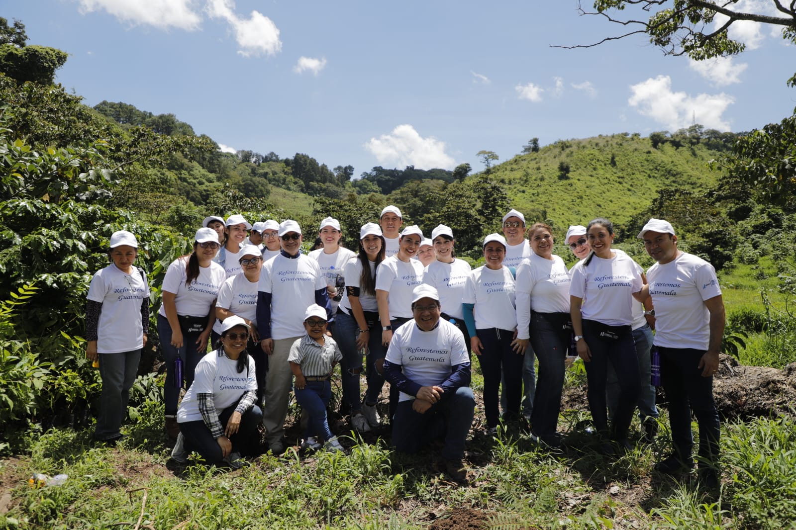 “Viernes de Reforestación” es un éxito con 4,100 árboles plantados ...